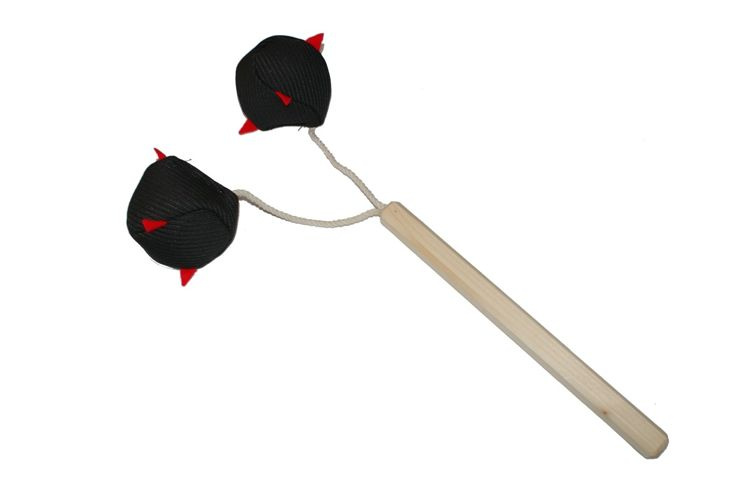 Korbacz drewniany podwójny (kulki z materiału) - Sklep Rycerski